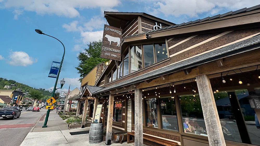 Howard’s Restaurant in Gatlinburg: A Historic Steakhouse by the Creek
